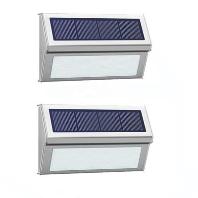 China IP65 Waterproof Solar Flood Light with Intelligent Light Control for Garden Lighting for sale