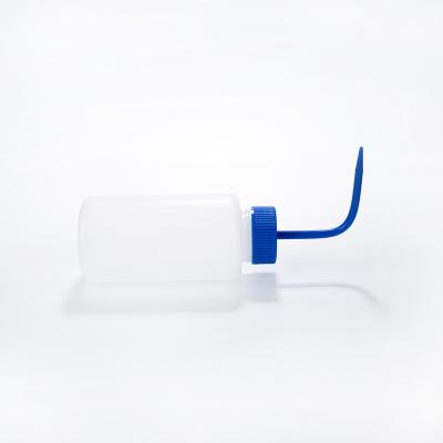 Cina bottiglia disinfettante dell'alcool di compressione del PE 20~200ml con sbocco in vendita