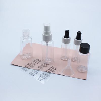 Cina La bottiglia riutilizzabile dello spruzzo di viaggio di spaccatura trasparente semplice di stile ha messo 30ml~60ml in vendita
