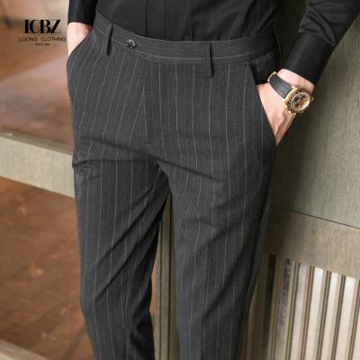 Cina Pantaloni d'autunno per uomini con strisce spesse e design a fascia media in vendita