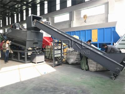 Cina 1500kgh linea di riciclaggio di plastica di lavaggio dell'animale domestico della lavatrice 90KW Debaler in vendita