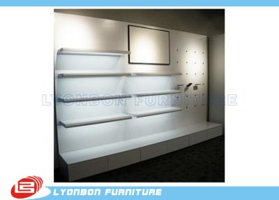 Cina Scaffali di esposizione di legno bianchi del MDF del negozio/scaffale per le scarpe, esposizione del supporto della parete in vendita