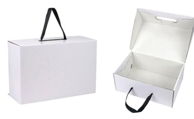 Shoe box packaging with handle detail