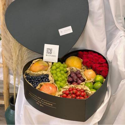 China Custom Luxury Heart-Shaped Gift Boxes for Flowers and Love Decoration Photo Frame for sale