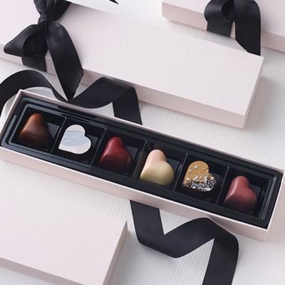China Custom Sweet Wedding Cardboard Packaging Candy Box with Handmade Design and Gold Logo for sale