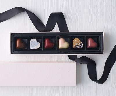 China Custom Sweet Wedding Cardboard Packaging Candy Box with Handmade Design and Gold Logo for sale