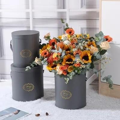 China Bio-degradable Round Floral Cylinder Boxes for Environmentally-Friendly Packaging for sale