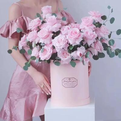 China Bio-degradable Round Floral Cylinder Boxes for Environmentally-Friendly Packaging for sale