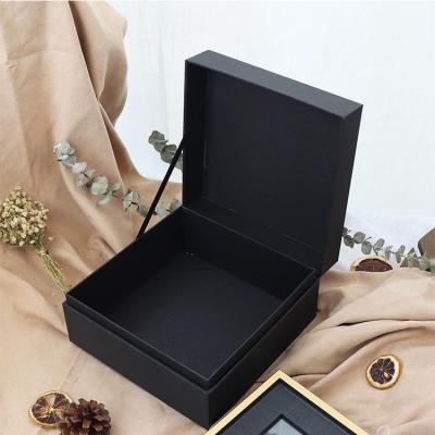 China Custom ISO9001 Black Elegant Recyclable Paper Cardboard Shipping Packaging Boxes Logo for sale