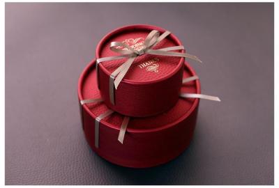 China Custom Logo Recyclable Truffle Packaging Round Cardboard Chocolate Box Favors Gift For Wedding Souvenirs for sale