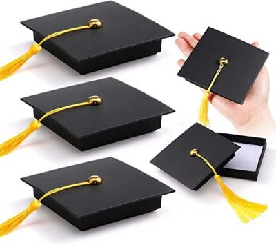 Boîte cadeau de remise de diplôme avec accessoires de ruban Une façon spéciale de dire félicitations