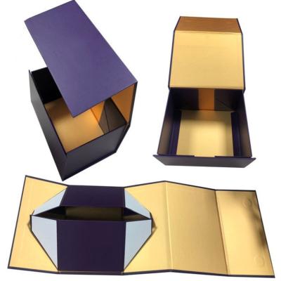 中国 パーソナライズされた磁気閉塞 色のゴロゴロの紙箱 服のメールボックス 販売のため