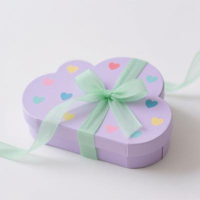 China Fabrikmaßgeschneiderte Wolkenförmige Geschenkverpackungskisten mit Mustern für verschiedene Feierlichkeiten zu verkaufen