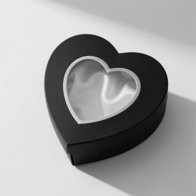Κίνα Υψηλής ποιότητας μινιμαλιστικό κουτί συσκευασίας σε σχήμα καρδιάς με διαφανές παράθυρο για συσκευασία διαφόρων κοσμημάτων προς πώληση