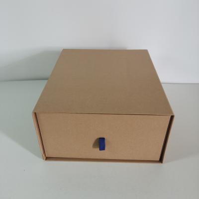 China Handmade Rectangle Shape Mailer Box with Coated Paper for Custom Packaging for sale