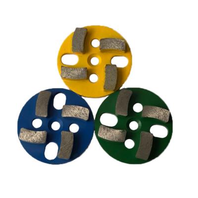 Cina 4 teste Diamond Concrete Grinding Plate Grit 30 - digrigni 120 per il pavimento di pietra di lucidatura in vendita