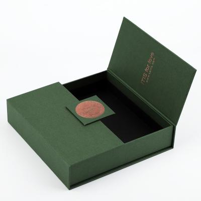 China Flip Top Magnetic Creative Jewelry Packaging Box ROHS Approved for sale