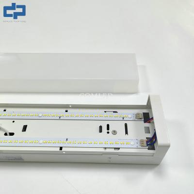 中国 3時間以上の非常用産業用LEDバッテンライト IP20 LEDリニアライト 吊り下げ設置用駐車場照明器具 110-140lm/w 非常用リニアライト 販売のため