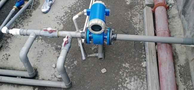 Intelligent electromagnetic flow meter pipeline measurement sewage slurry measurement 4-20 mA display 4