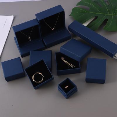 China As caixas de empacotamento de empacotamento bonitas do cartão das caixas personalizaram Logo Gold Stamp à venda