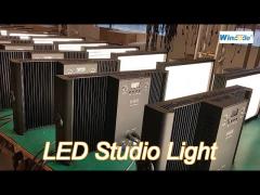 TV Studio 400W LED Panel Light CRI95 16-Bit Dimming 120° Beam DMX512 Compatível com RDM