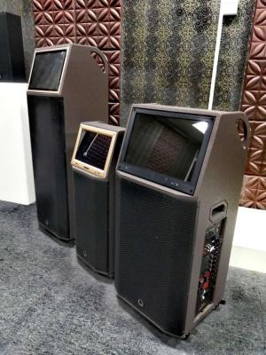 China Van VOD Draagbare Spreker Van verschillende media met de Vertoning van Bluetooth Android LCD Te koop