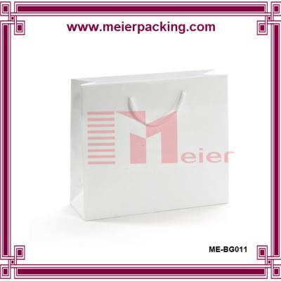 China Custom logo printed decent luxury matt white paper carrying bag ME-BG011 for sale