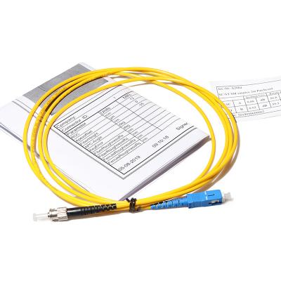 Cina Sc bianco APC del cavo di toppa del cavo a fibre ottiche G657a2 a Sc APC 3m monomodali in vendita