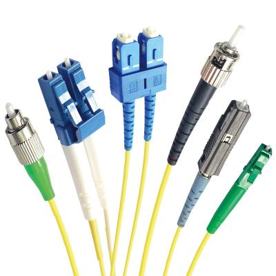 Cina Sc bianco APC del cavo di toppa del cavo a fibre ottiche G657a2 a Sc APC 3m monomodali in vendita