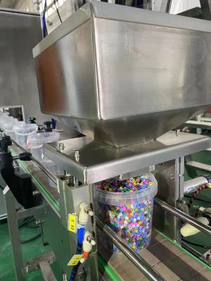 Cina Etichettatura di coperchiamento di sigillatura di riempimento della macchina imballatrice di Candy della polvere del detersivo delle bottiglie in vendita