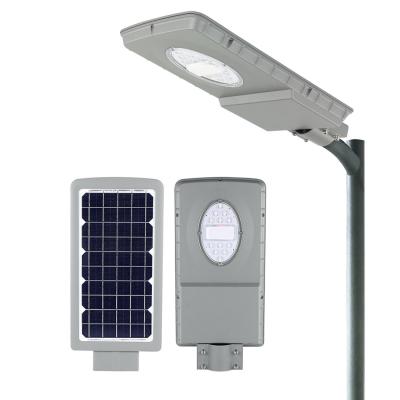 Chine Lumineux actionné solaire monocristallin des réverbères du panneau 17000lm LED haut 100W à vendre