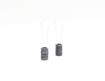 中国 10uf 250V省エネランプのコンデンサーの広い温度22X35MM 販売のため