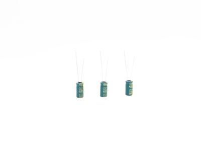 Cina ore basse elettrolitiche del condensatore 4.7UF 250V esr della parte radiale di 6.3x12MM le 5000 caricano la vita in vendita