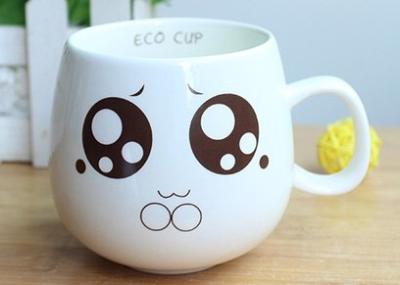 China Taza de café de cerámica de la historieta del nuevo producto del diseño porcelana de hueso linda del modelo de la nueva en venta