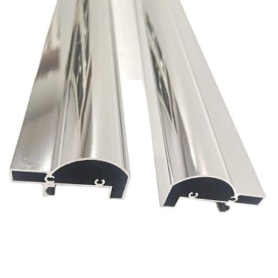 China Natürliche angepasste 6063 6061 T5 Aluminiumprofile für Duschzimmerfenster und Pergola zu verkaufen