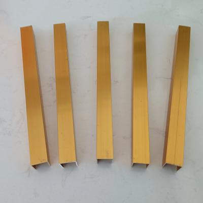 China Cánal U de aluminio dorado pulido para perfiles de fabricación de marcos de aluminio 6063-T5 en venta