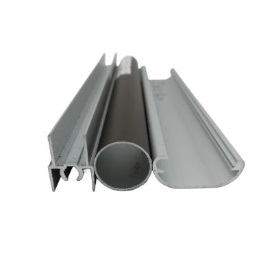 China Profiles de aluminio de grado T3-T8 de la serie Temper 6000 para ventanas y puertas de diseño personalizado en venta