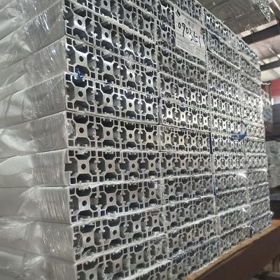 Cina 6063-T5 Materiale di grado 6000 Profilo di alluminio estruso della serie 6000 per telaio di banco in vendita