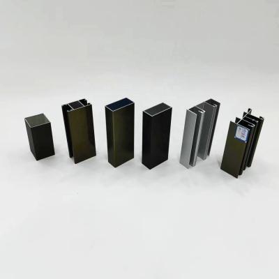 中国 アロジ化 アルミプロファイル 孔穴 掘削 精密切断 CNC プロセス 販売のため