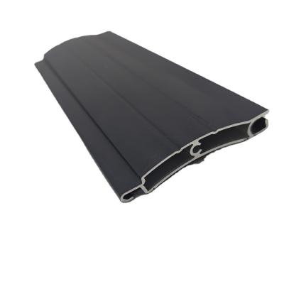 Cina Profili in alluminio rivestiti in polvere per porte a persiana a rotolo e porte a rotolo per impianti di garage in vendita