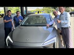 402 Km kilometers afgeleverd elektrische auto YI 40 OTA Remote Integration Remote Control Car
