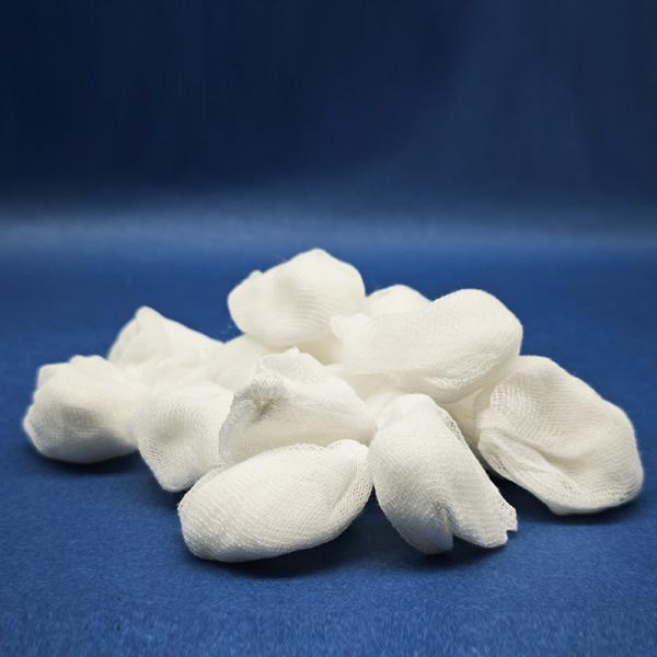 Quality Gauze Balls Non-Sterile 40s 25x17 Diameter 4 Cm for sale