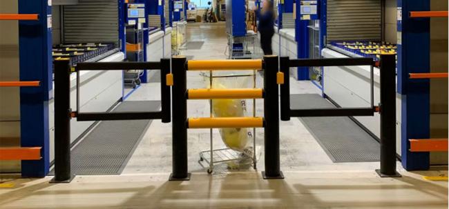 Flexible Pedestrian Barrier  Anti-Collision Guardrails Warehouse Safety Barrier Traffic Guardrails