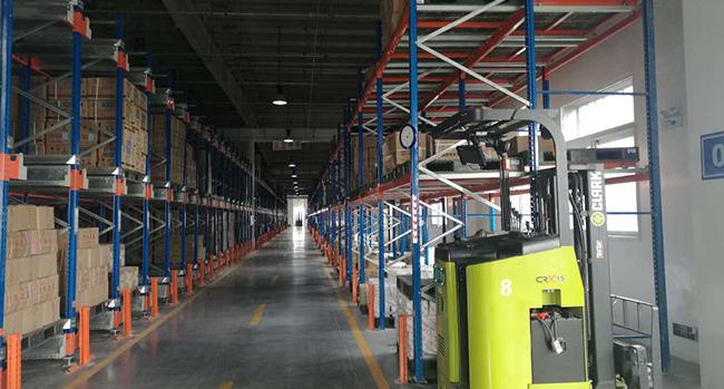 Warehouse Storage Shelves Heavy Duty Radio Shuttle Car Pallet Racking System Steel Stacking Racks & Shelves