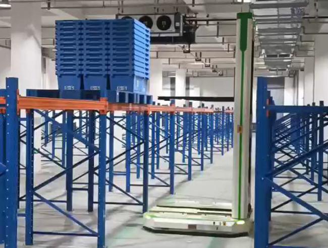 Very Narrow Aisle Fork-type Autonomous Mobile Robot