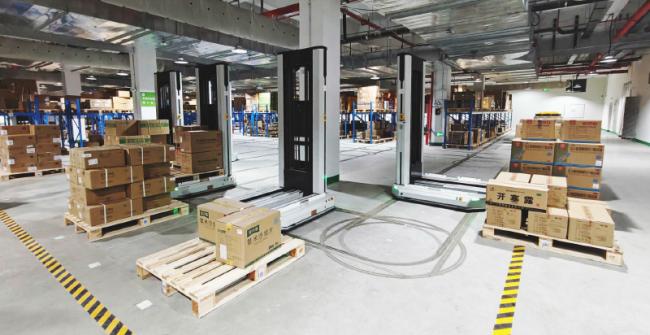 VFR-CL1,VNA Fork-type AMR,Very Narrow Aisle Fork-type Autonomous Mobile Robot CL Serie stype 1 for Warehouse Pallet Stacking And Handling