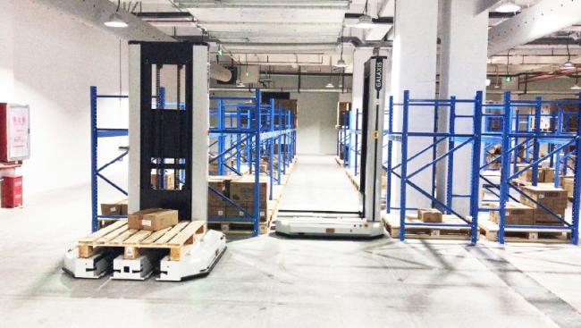 Very Narrow Aisle Fork-type Autonomous Mobile Robot