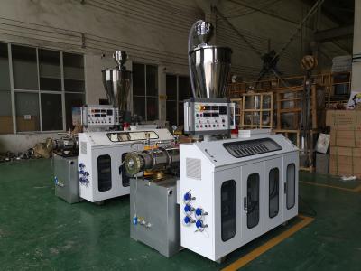 Chine Ligne d'extrusion de tuyau de vis de jumeau de la capacité élevée 24KW avec la sortie 120-200kg/h à vendre