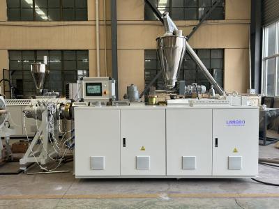 Chine Boîte de vitesses intégrée 50-200 mm ligne d'extrusion de tuyaux en PVC avec structure et stabilité solides à vendre