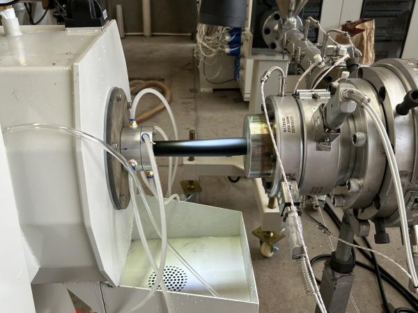 High Speed Plastic PE HDPE Water Supply Drainage Irrigation Pipe Single Screw Extrusion Making Machine